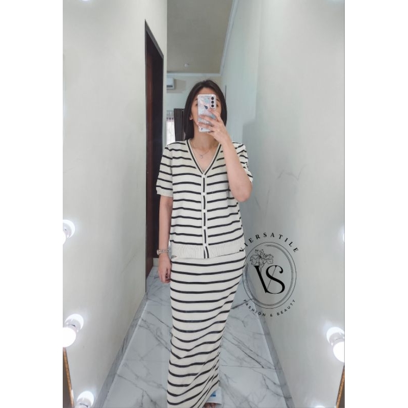 Jual 𝙉𝙚𝙬‼️one set stripe knit salur/top & skirt/atasan & bawahan rok ...