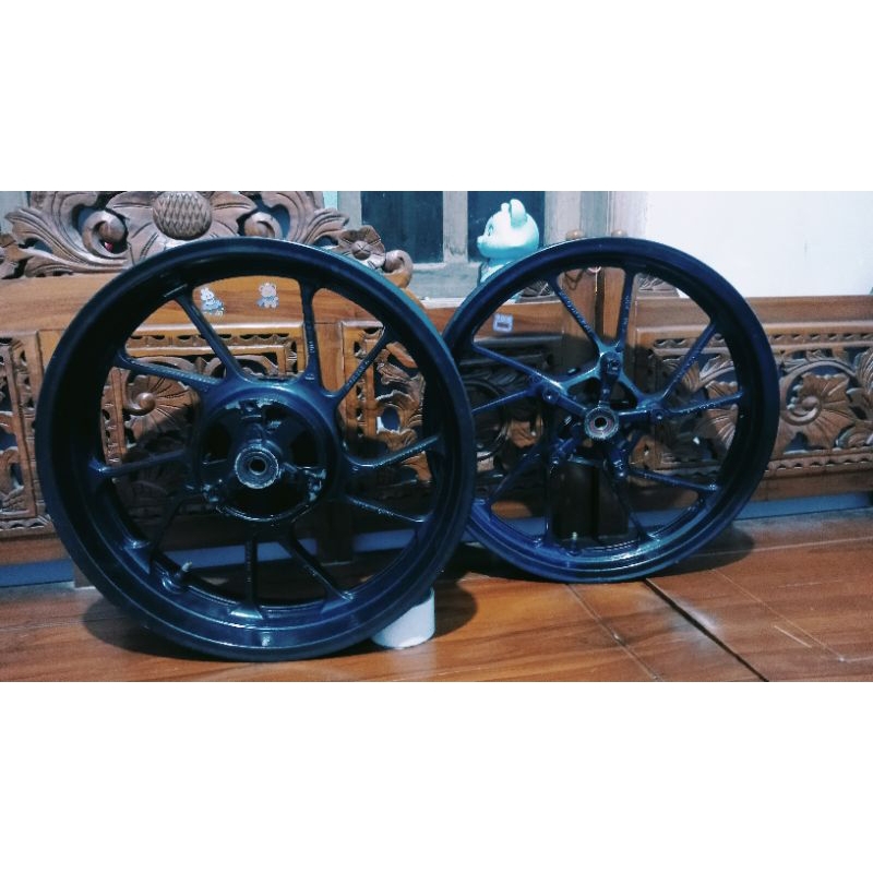 Jual set velg R15 V3 dan ban bekas | Shopee Indonesia