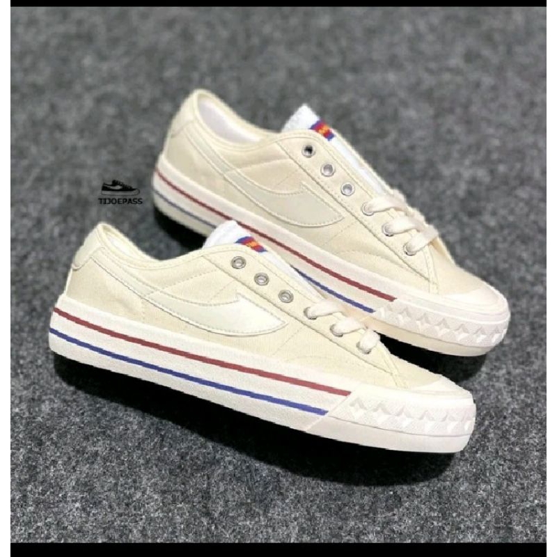 Jual sepatu sneakers terbaru/sepatu compas realpict 100 % original ...