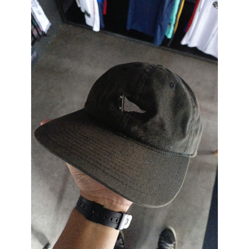 Jual Topi Six Panels Primitive Skate Flag Logo Black Original Bekas ...