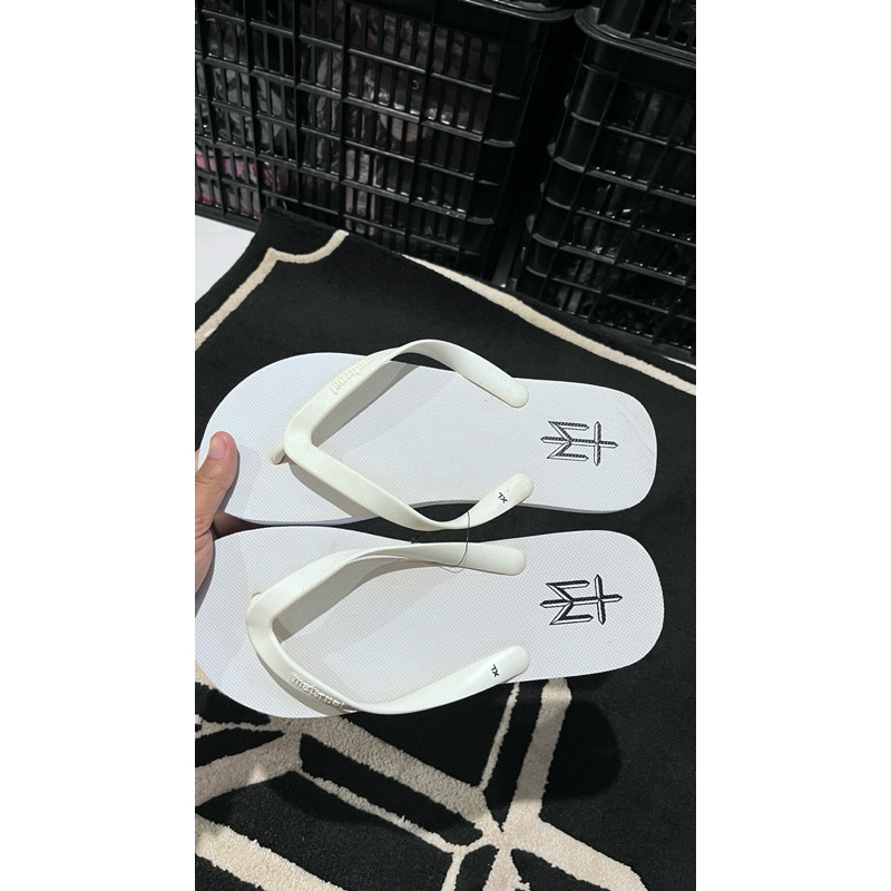 Jual sandal MATERNAL (reject) | Shopee Indonesia