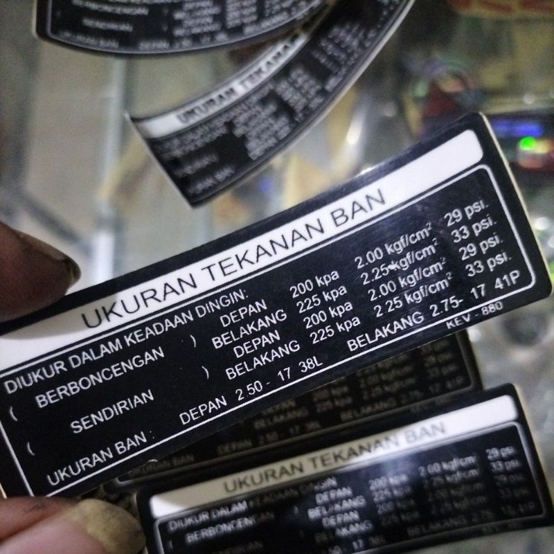Jual Stiker Ukuran Tekanan Ban | Emblem Tekanan Ban | Stiker Dasbor ...