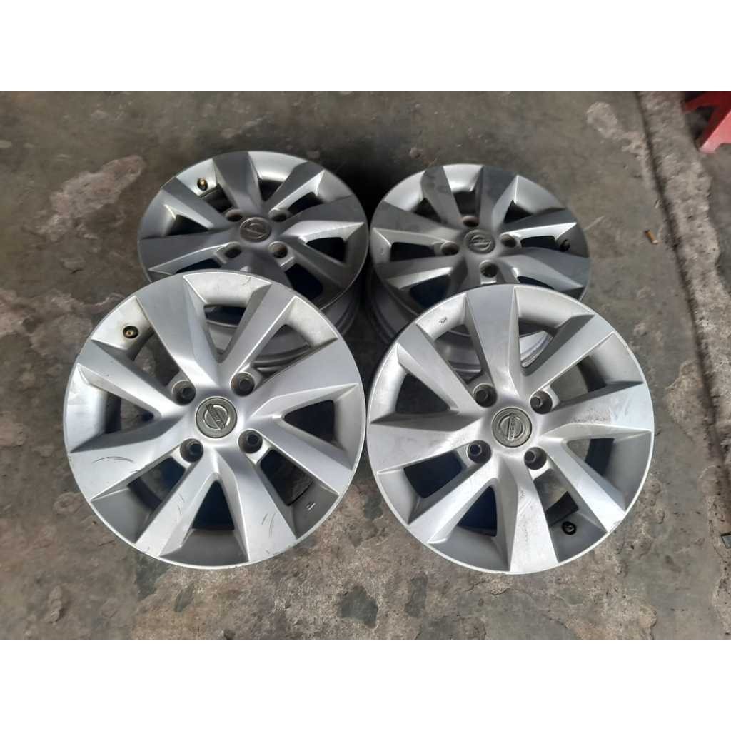 Jual Velg original bekas mobil livina ring 15 pcd 4x114 velg only kondisi bagus | Shopee Indonesia