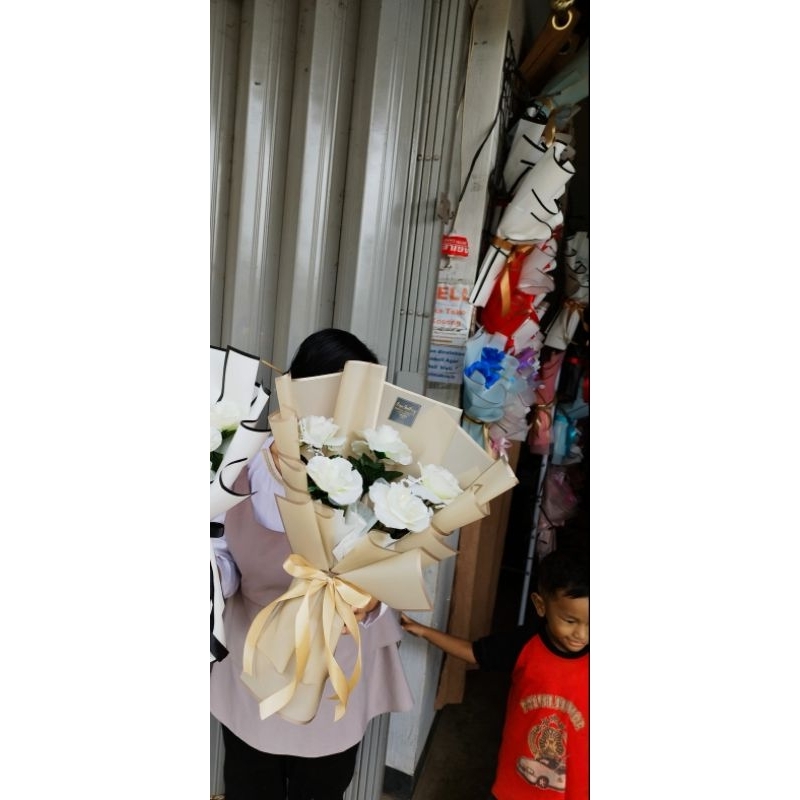 Jual Bunga Bouquet satin Flower Satin ukuran XL bouquet 5 mawar murah ...