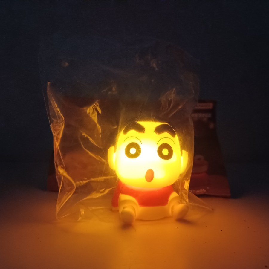 Jual Crayon Shinchan Figure Crayon Shinchan Duduk Bisa Nyala Figure ...