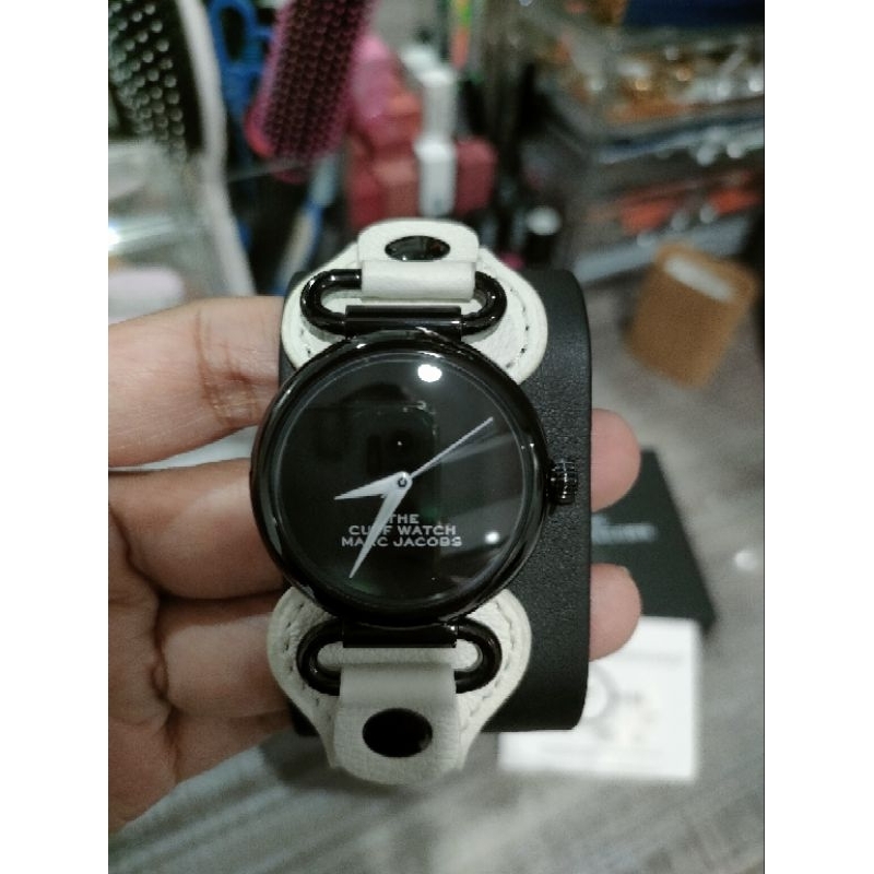 Jual marc jacobs the cuff watch | Shopee Indonesia
