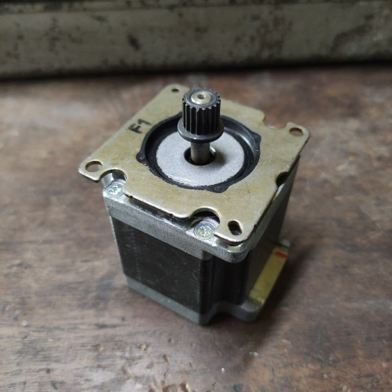 Jual STEPPER MOTOR NEMA 23 DC 3.0A 2PHASE STEPPER JAPAN SERVO 6 WIRE ...