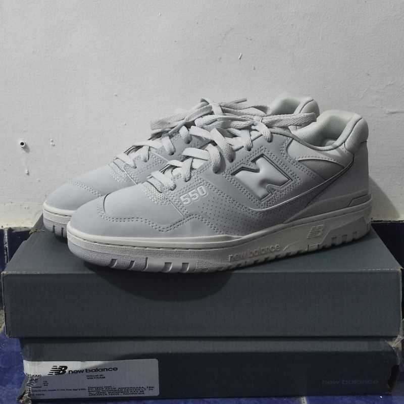 Jual (SOLD OUT) Sepatu new balance NB 550 original with box 44 (NO ...