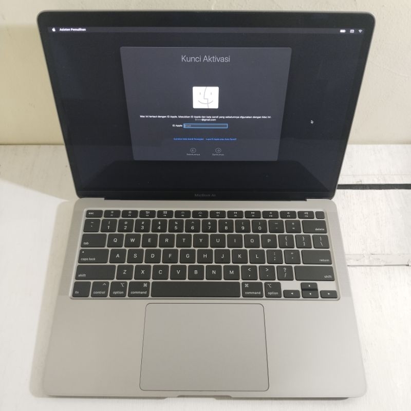 Jual Macbook Air 2020 A2179 13 inch Lock Activation / Lock iCloud | Shopee Indonesia