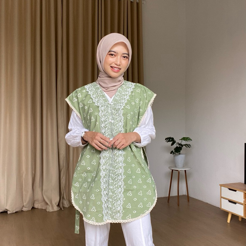 Jual Kayla vest Batik renda / vest kondangan / Vest Batik / Clowy vest ...