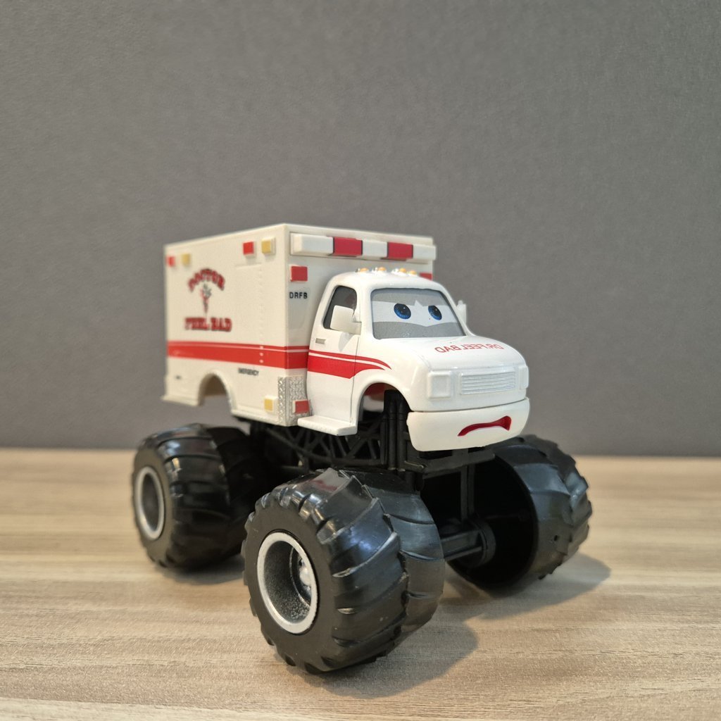 Jual Dr Feel Bad Monster bigfoot mobil ambulance metal Diecast Mcqueen ...