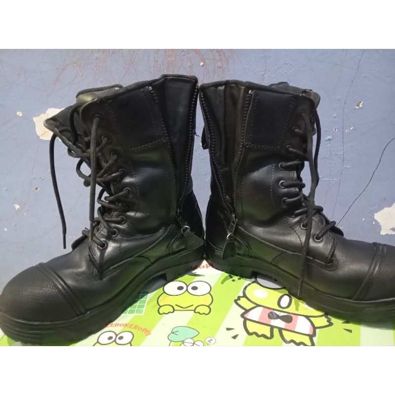 Jual Sepatu pdl safety Pemadam merk Compy second | Shopee Indonesia