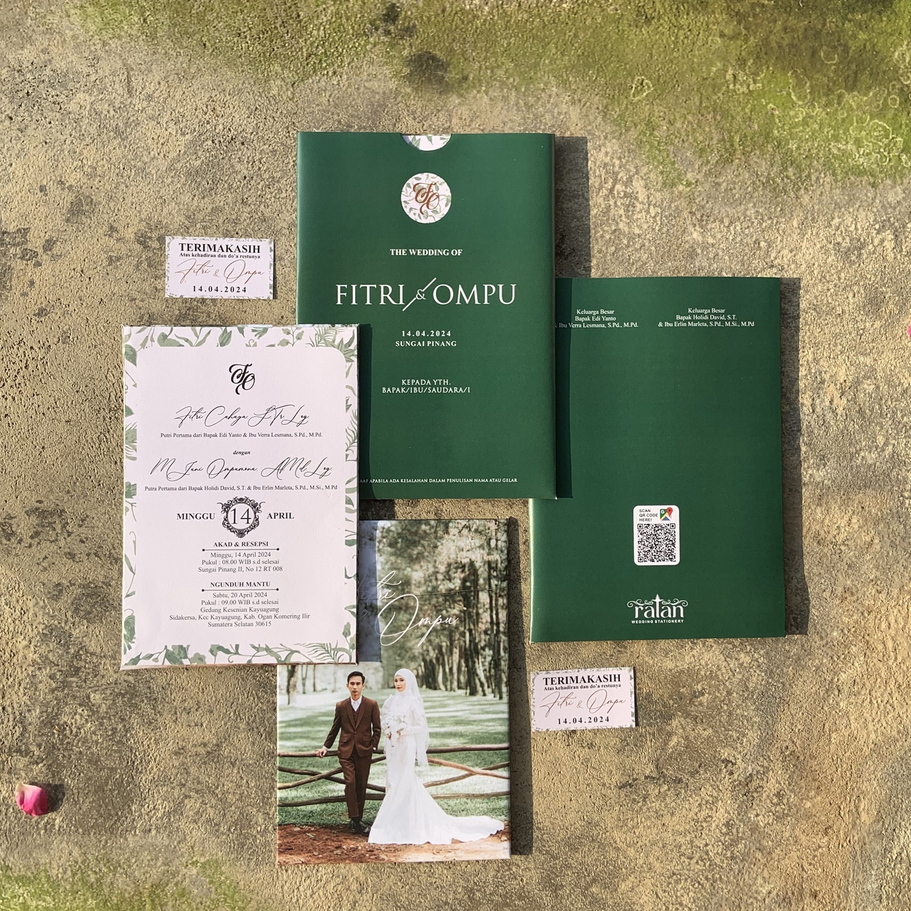 Jual Undangan Pernikahan Aesthetic | Undangan Hard Cover | Undangan ...