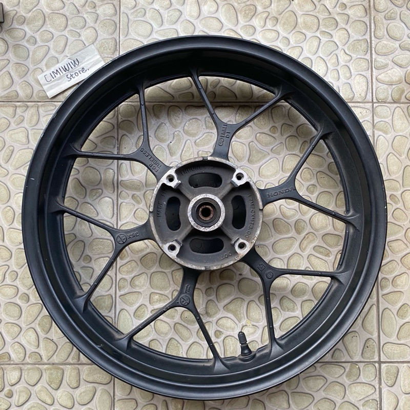 Jual VELG VELK RACING BELAKANG HONDA SUPRA GTR 150 ORIGINAL HITAM ...