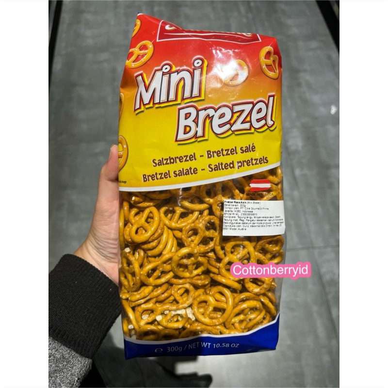 Jual SNACKLINE SALTED PRETZEL MINI BREZEL Biscuit - 300gr | Shopee ...