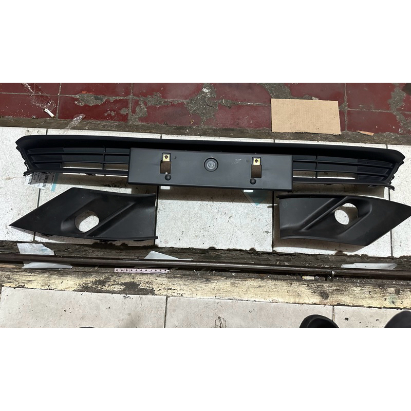 Jual Grill GRIL Grille Bemper BUMPER Bawah INNOVA Reborn FACELIFT 2020 ...