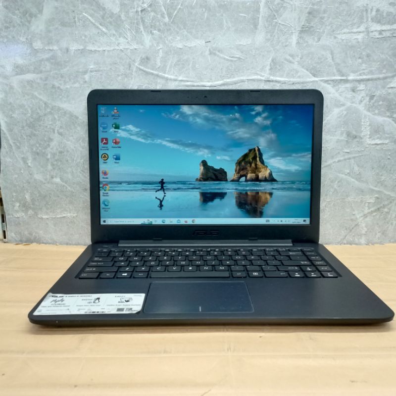 Jual ASUS VIVOBOOK E14 E402YA AMD E2-7015 RAM 4GB SSD 256GB | Shopee ...