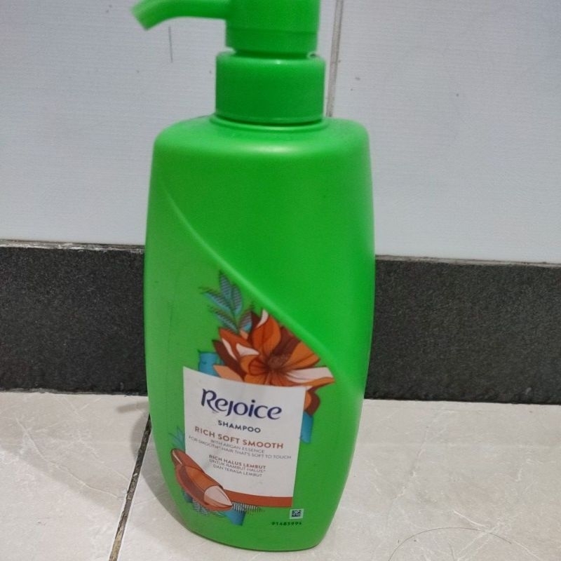 Jual Rejoice Shampoo Rich Soft Smooth 600ml | Shopee Indonesia