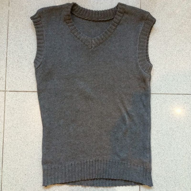 Jual Vest rajut seragam sekolah polos SD Abu abu tua Grey | Shopee ...