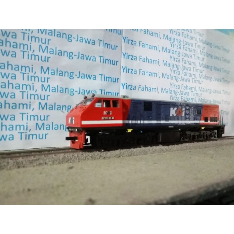 Jual Miniatur lokomotif kereta api Indonesia CC 201 hidung miring ...