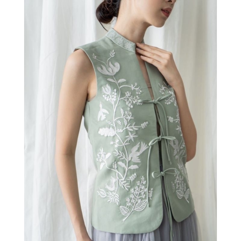 Jual Etoille // Yin Su Top in Sage | Shopee Indonesia