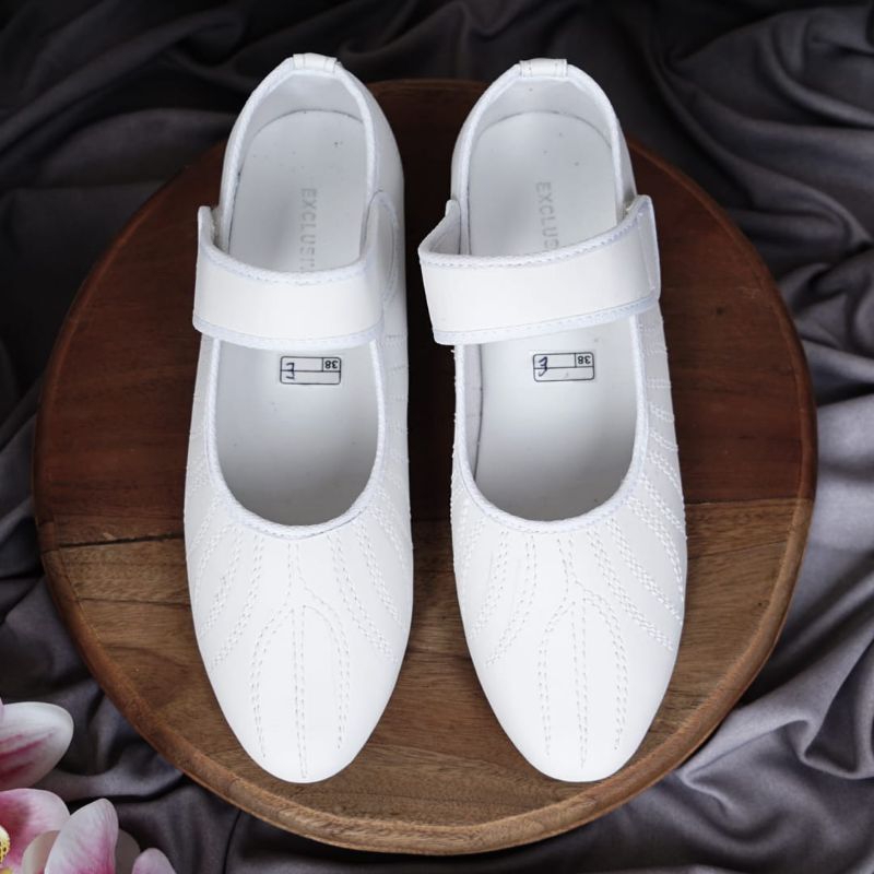 Jual Sepatu Umroh Wanita Putih Exclusive Perlengkapan Haji dan Umroh ...