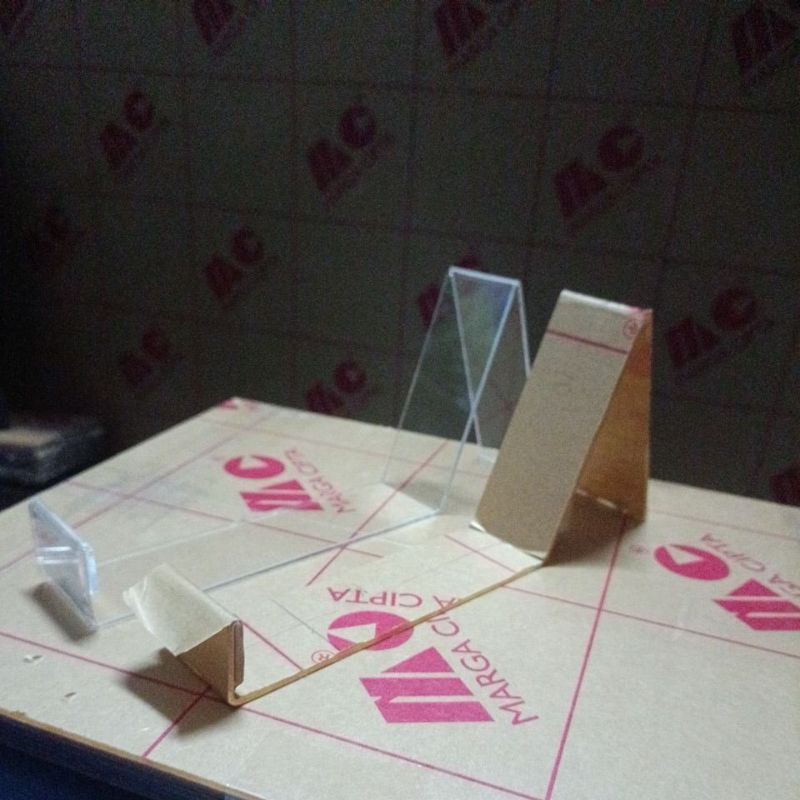 Jual Stand Display Sepatu Akrilik Transparan Display Toko Sepatu Stand ...