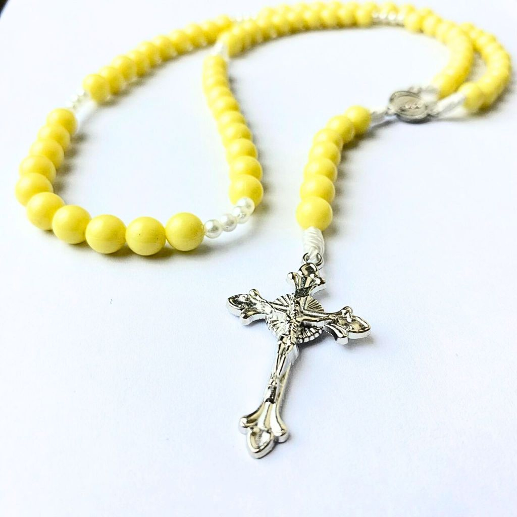 Jual rosario katolik 77 doa bapa kami kuning akrilik | Shopee Indonesia