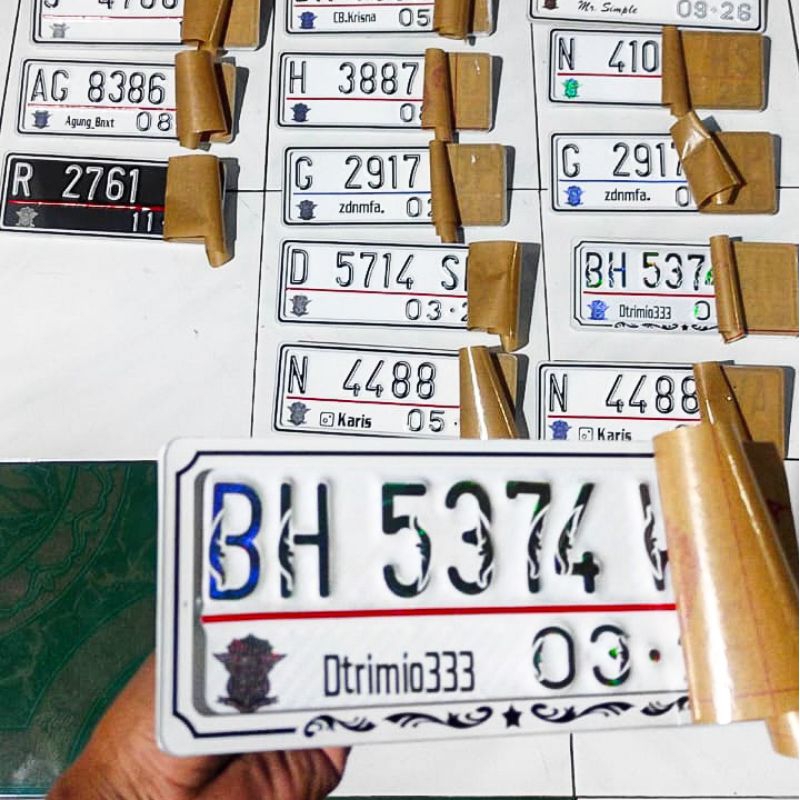 Jual PLAT NOMOR CUSTOM AKRILIK (BACKGROUND CARBON HURUF HOLOGRAM ...
