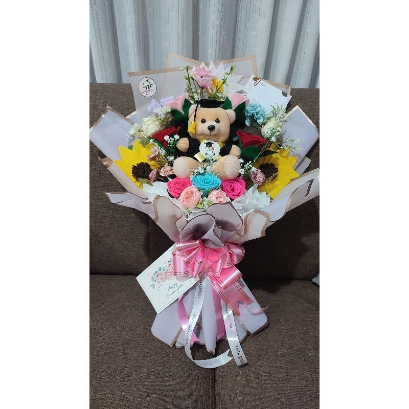 Jual bucket wisuda, bucket anniversary, bucket graduation | Shopee ...