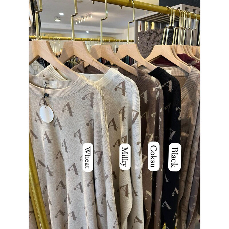 Jual ARA SWEATER MONOGRAM | Shopee Indonesia