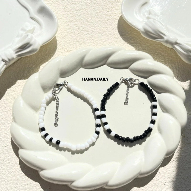Jual (Couple) Gelang Manik Couple Simbol White Mix Black| Gelang manik ...