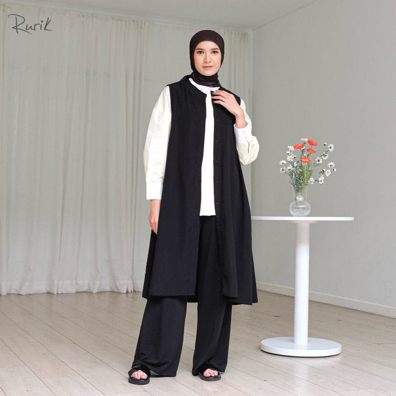 Jual INESSA VEST by RURIK | VEST ROMPI WANITA HITAM POLOS | Shopee ...