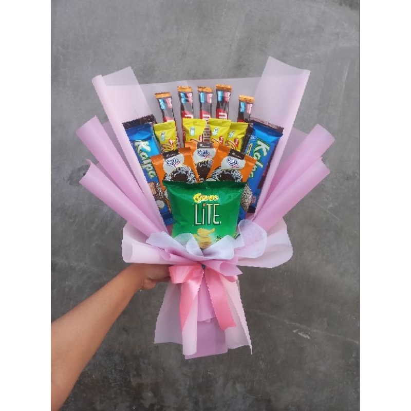 Jual BUCKET SNACK WISUDA/KADO ULANG TAHUN/BUKET SNACK | Shopee Indonesia