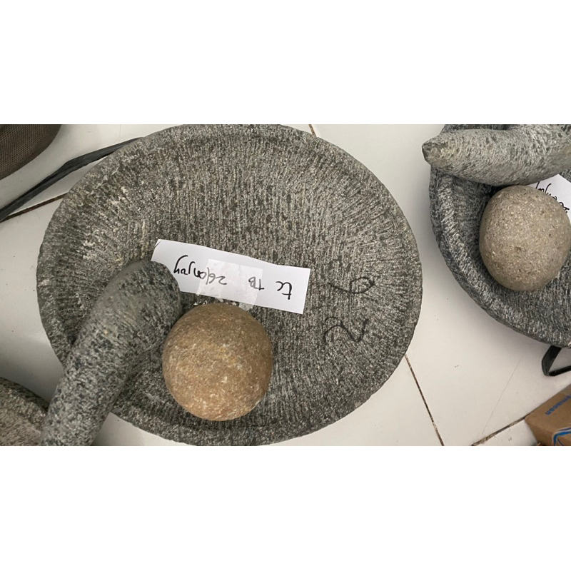 Jual Batu Giling / Cobek Asli Batu Alam Ready Palembang | Shopee Indonesia
