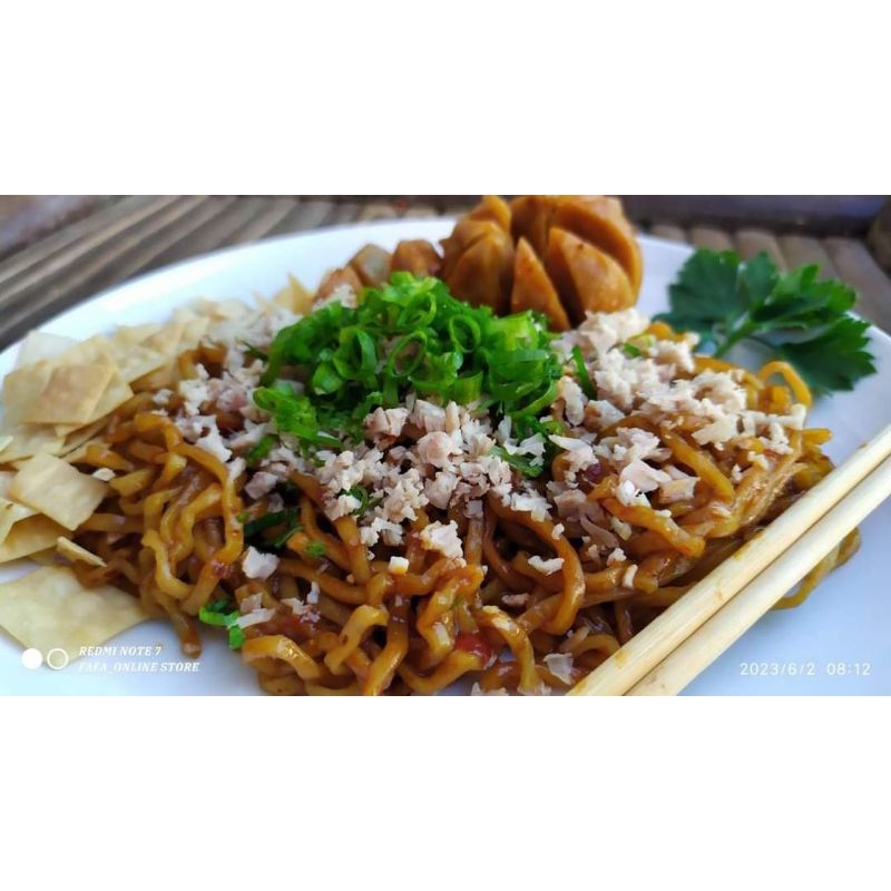 Jual Mi Jebew komplit mie Yamin Toping Baso Sapi Makanan Kekinian Mi ...