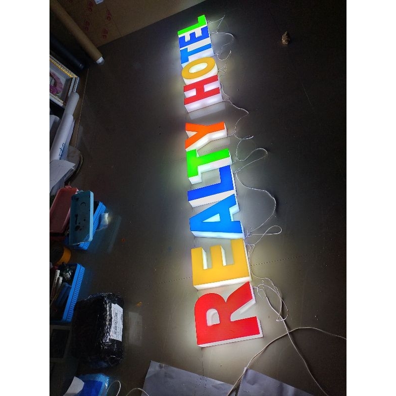 Jual huruf timbul akrilik led letter akrilik sign letter box | Shopee ...