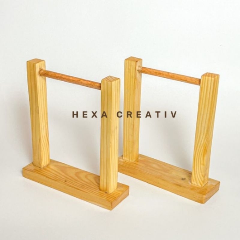 Jual GANTUNGAN MENU MEJA /STAND MENU CAFE /STAND KALENDER / KAYU ...