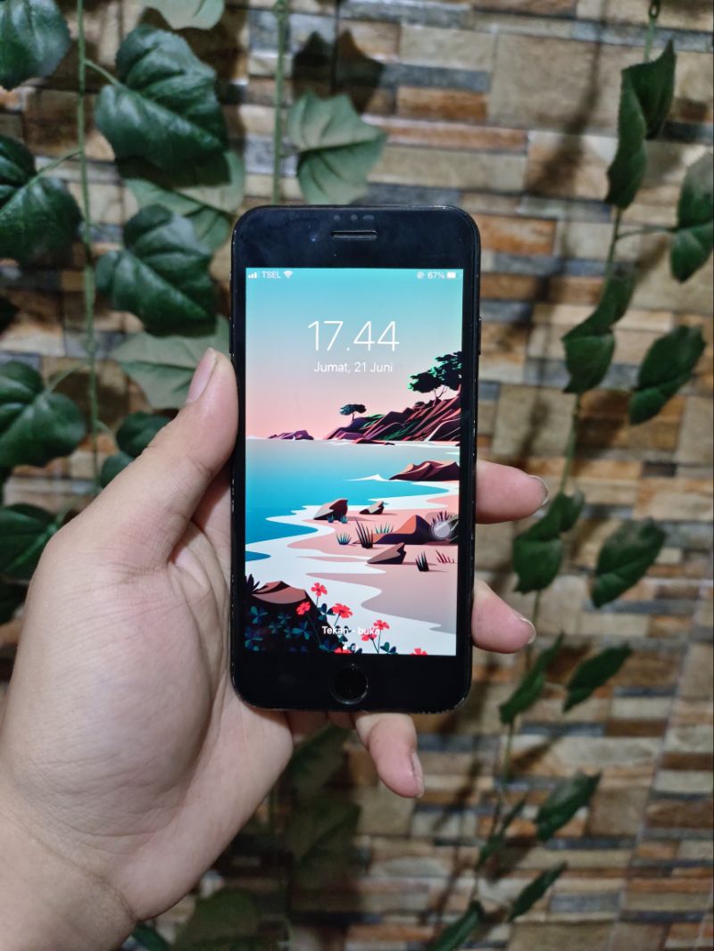 Jual iPhone 7 128GB Jet Black Murah | Shopee Indonesia