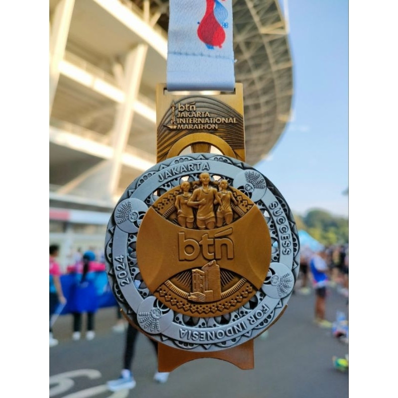 Jual MEDALI FINISHER HALF MARATHON BTN JAKARTA INTERNASIONAL MARATHON ...