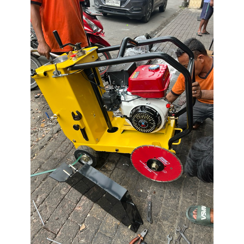 Jual Mesin Potong Aspal +GX 390 HP + Mata 16" Asphalt Cutter Machine ...