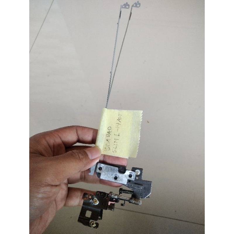 Jual Lenovo Ideapad Slim 1-14AST Engsel Hinges Laptop | Shopee Indonesia