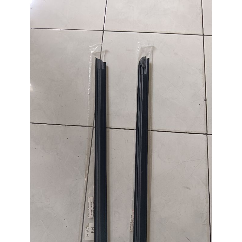 Jual pelipit kaca pintu luar Weather strip jendela depan hiace commuter ...