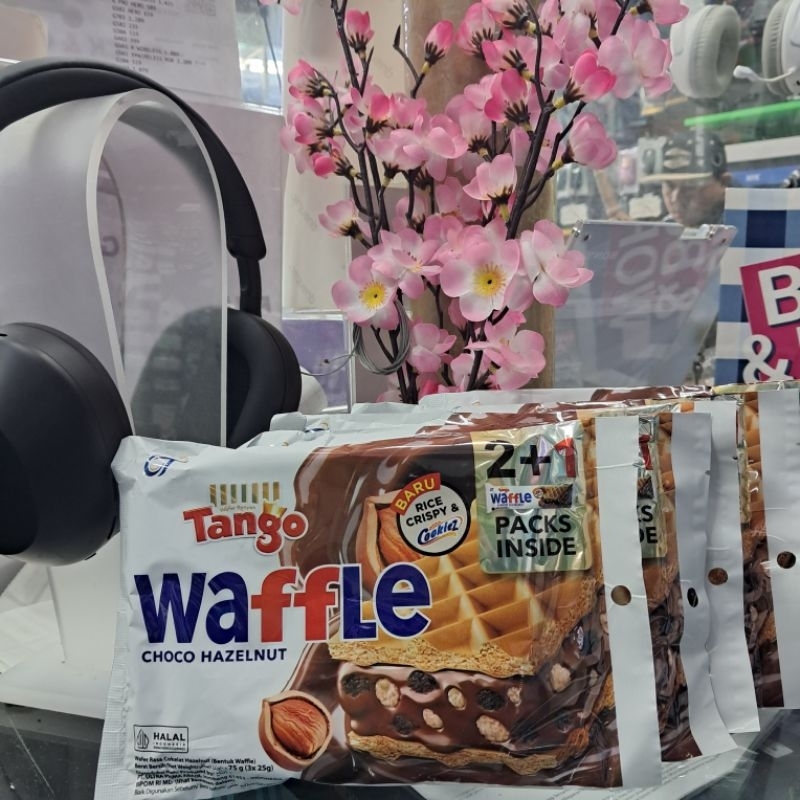 Jual Tango Waffle Choco Hazelnut Kemasan Kaleng 105gr Box 12 x 25gr ...