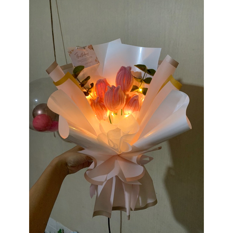 Jual Buket kawat bulu mercy LED / Buket tulip kawat bulu / Buket bulu ...