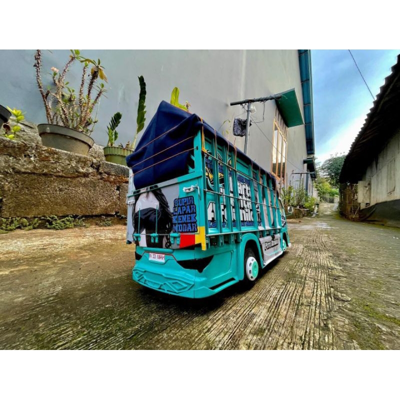 Jual Miniatur truk oleng full variasi lampu bonus terpal dan bisa belok ...