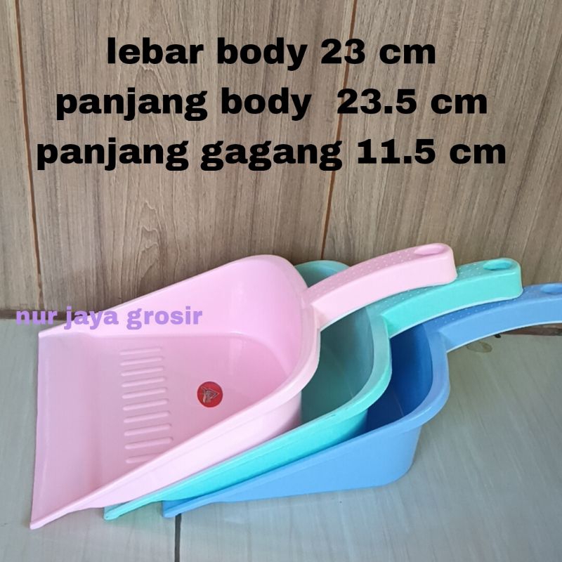 Jual cikrak tangan /Serok plastik/skrop sampah/cikrak plastik dx ...
