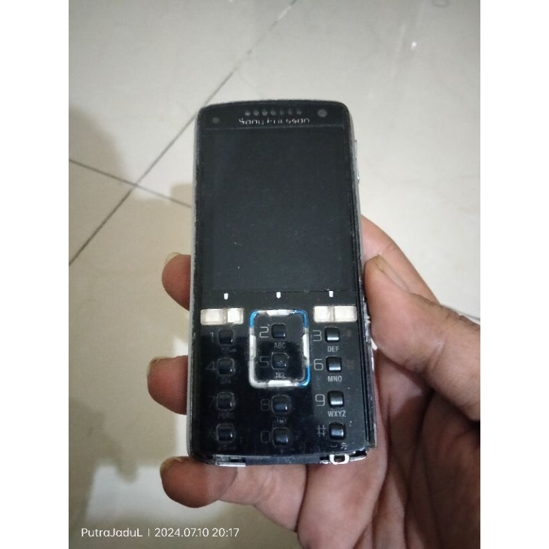 Jual Sony Ericsson K850 i Bahan Nyala Original Mulus Jadul Langka Unik Imut Speaker Bass Stereo ...