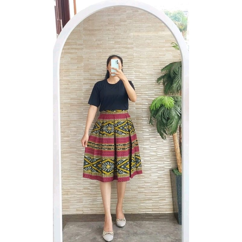 Jual ROK TENUN WIRU RED SERIES-ROK PENDEK PAYUNG-BAJU KERJA KEREN ...
