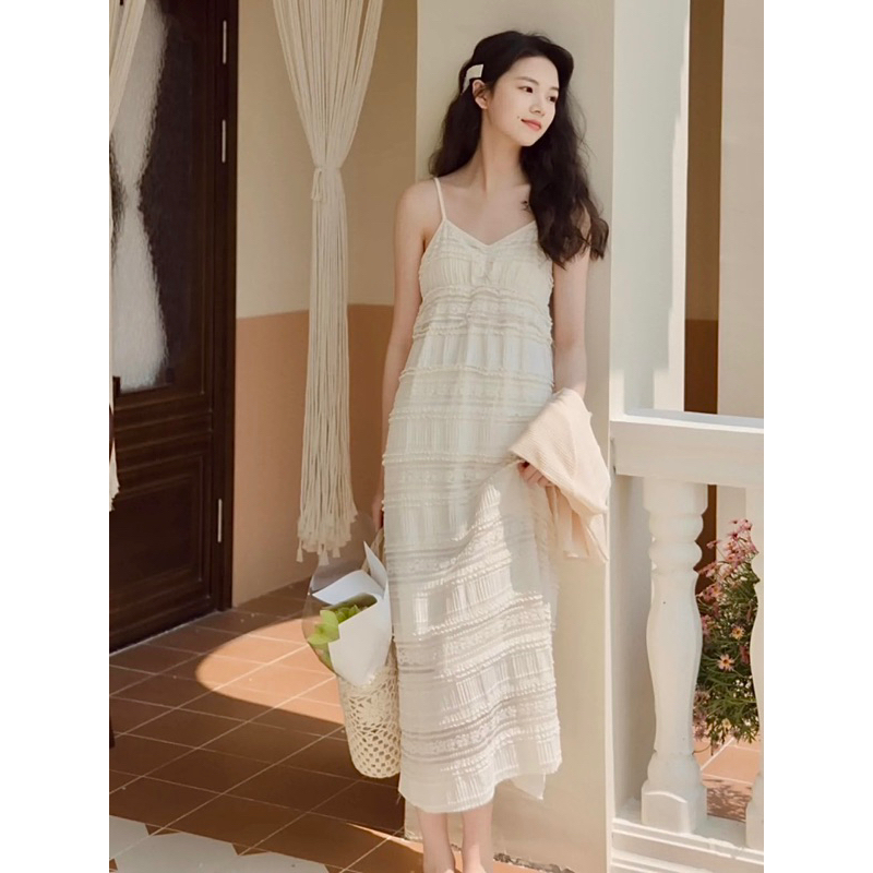 Jual Kevvi - Yui Maxi Dress in White | Dress Pantai Wanita Warna Putih ...